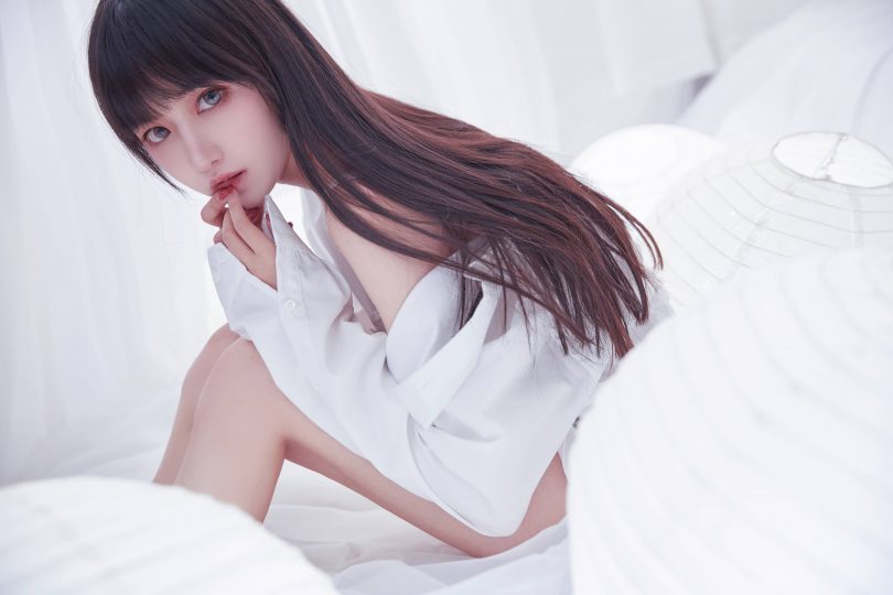 Shika小鹿鹿cos图包 | Shika小鹿鹿_纯白cosplay [18P-36MB] – 萌萌秀